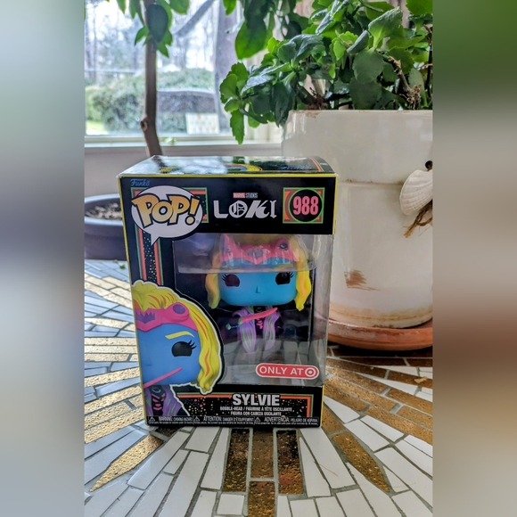 Funko | Toys | Funk Pop Marvel 988 Sylvie Blacklight Target Exclusive ...